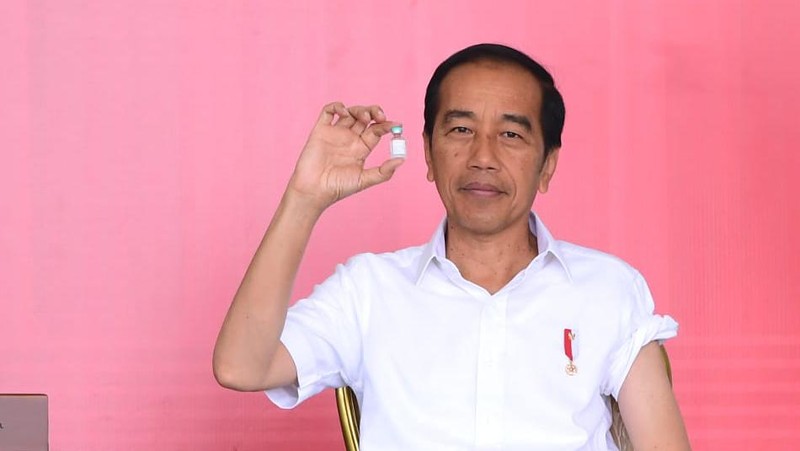 Momen Jokowi Disuntik Vaksin Booster Kedua, Pakai Indovac - Foto 3 Momen Jokowi Disuntik Vaksin Booster Kedua, Pakai Indovac - Foto 3