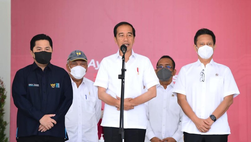 Momen Jokowi Disuntik Vaksin Booster Kedua, Pakai Indovac - Foto 3 Momen Jokowi Disuntik Vaksin Booster Kedua, Pakai Indovac - Foto 3