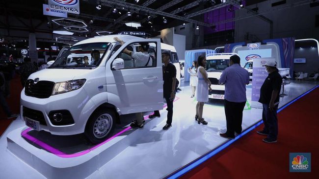 Penampakan Mobil Listrik Esemka Muncul di IIMS 2023 - Foto 3