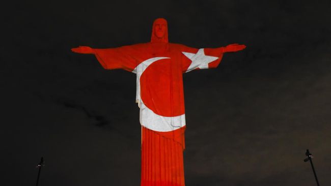 Usai Kena Petir, Muncul Bendera Turki-Suriah di Patung Yesus - Foto 2
