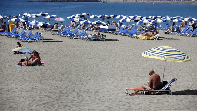 Mengenal Pantai Telanjang Euronat Bikin Bangkrut Satu Kota