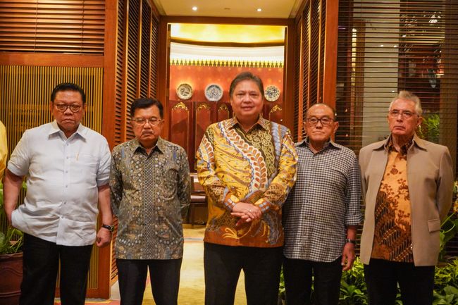 Pesan Sesepuh Golkar: Jangan Ada yang Ganggu Soliditas Pesan Sesepuh Golkar: Jangan Ada yang Ganggu Soliditas