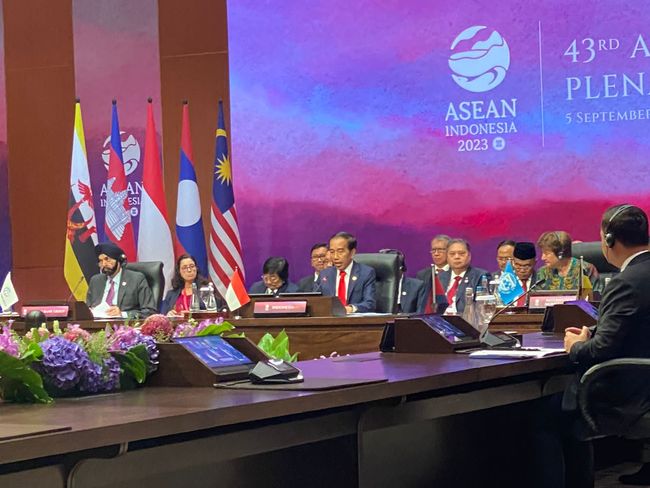 Jokowi Serukan Persatuan ASEAN Menuju Epicentrum of Growth