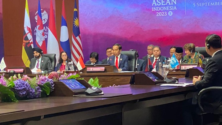 Jokowi Serukan Persatuan ASEAN Menuju Epicentrum of Growth