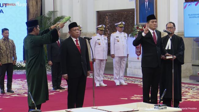 Jokowi Lantik Kepala Bakamla & Bos Badan Karantina Indonesia
