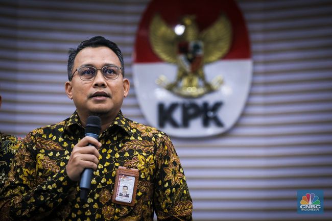 KPK Cecar Eks Dirut Taspen Soal Investasi Rp 1 Triliun