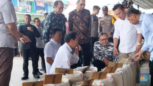Jokowi Ungkap Penyebab Beras Premium Langka & Mahal, Gegara Bansos? Jokowi Ungkap Penyebab Beras Premium Langka & Mahal, Gegara Bansos?