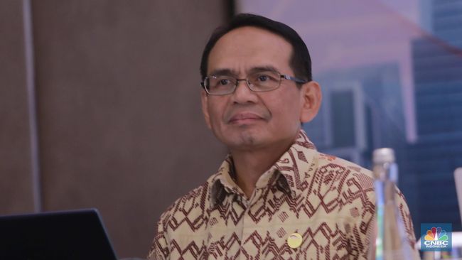 Bos OJK Ungkap Ada 4 Multifinance & 15 Pinjol Modal Cekak