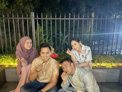 9 Gaya Artis Jadi Model Setelan SAS Designs, Raffi Ahmad Hingga Rizky ...