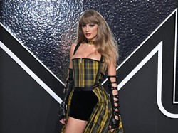 Foto: Gaya Viral Addison Rae di MTV VMA 2024, Hanya Pakai Bra dan Underwear