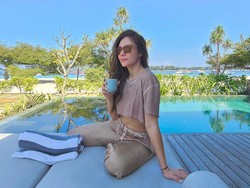 7 Foto Seksi Wulan Guritno Jadi Model Lingerie, Pamer Tubuh Langsing Bak ABG