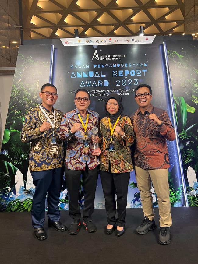 Bukit Asam (PTBA) Raih Penghargaan Annual Report Award 2023