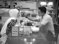 8 Potret Valencia Tanoesoedibjo Bak Putri Raja saat Dinikahi Kevin Sanjaya