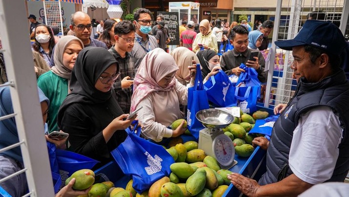 Bazar UMKM BRILiaN Berdayakan & Perluas Pasar UMKM