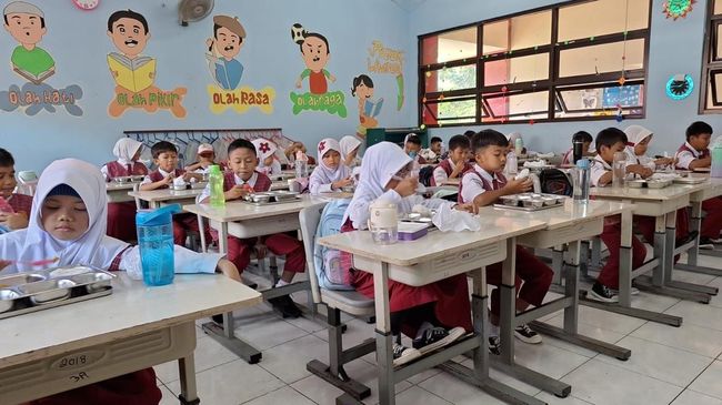 Pihak Sekolah Jamin Program MBG Tanpa Pungutan ke Orang Tua Pihak Sekolah Jamin Program MBG Tanpa Pungutan ke Orang Tua