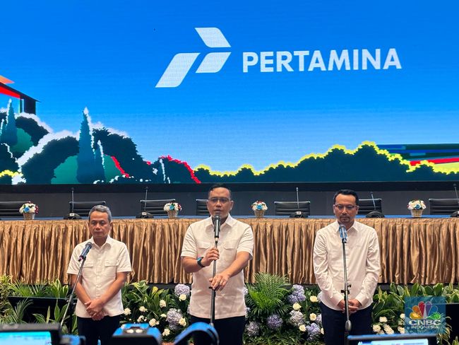 Tanggapi Kasus Korupsi Tata Kelola Minyak, Dirut Pertamina Minta Maaf