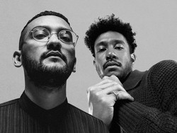 8 Gaya Unik Teddy Adhitya-Jelita Clough Menikah, Padukan Baju Adat dan ...