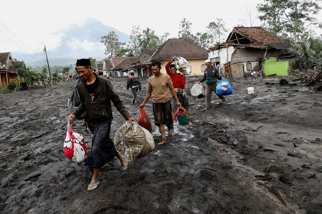 PVMBG Beri Kabar terbaru Erupsi Gunung Semeru, Ini Kondisinya